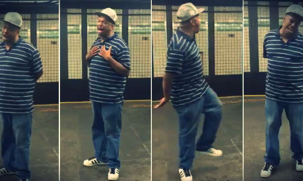 Subway Singer Wows Bystanders With Heart-Wrenching Performance