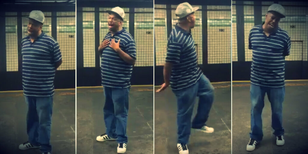 Subway Singer Wows Bystanders With Heart-Wrenching Performance